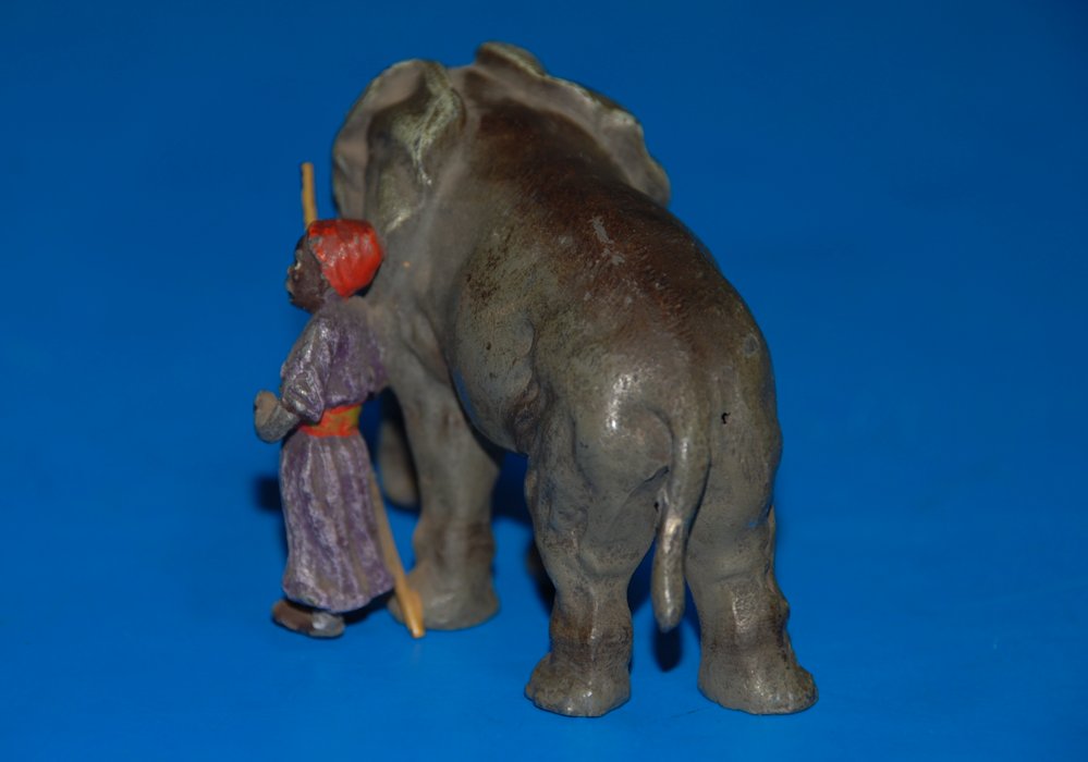 antike Georg Heyde Zinnfigur * Beduine mit Elefant * um 1900