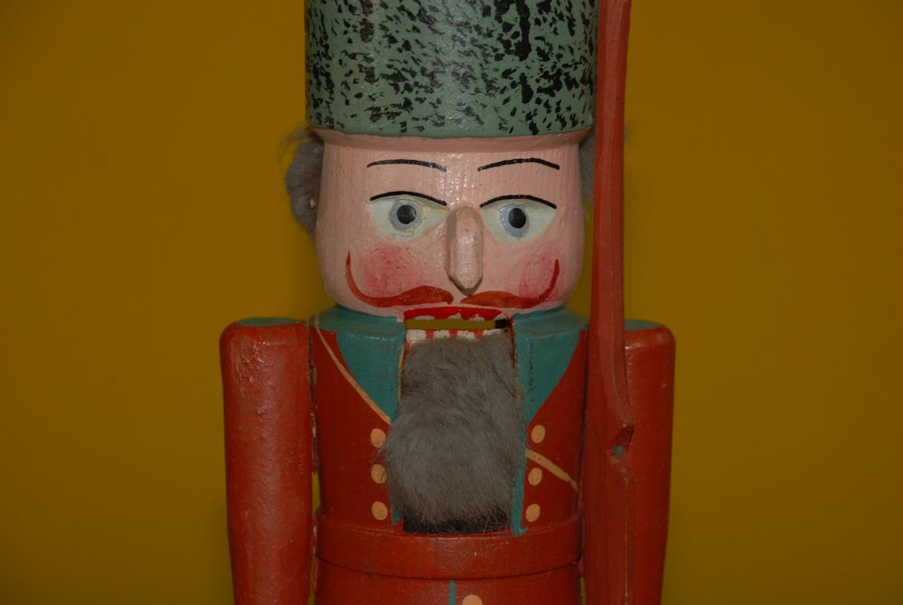 Erzgebirge Füchtner nutcrackers * hunter height 11.8 inch * at 1900