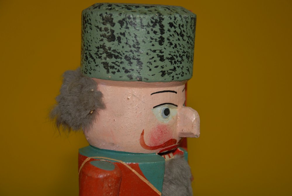 Erzgebirge Füchtner nutcrackers * hunter height 11.8 inch * at 1900