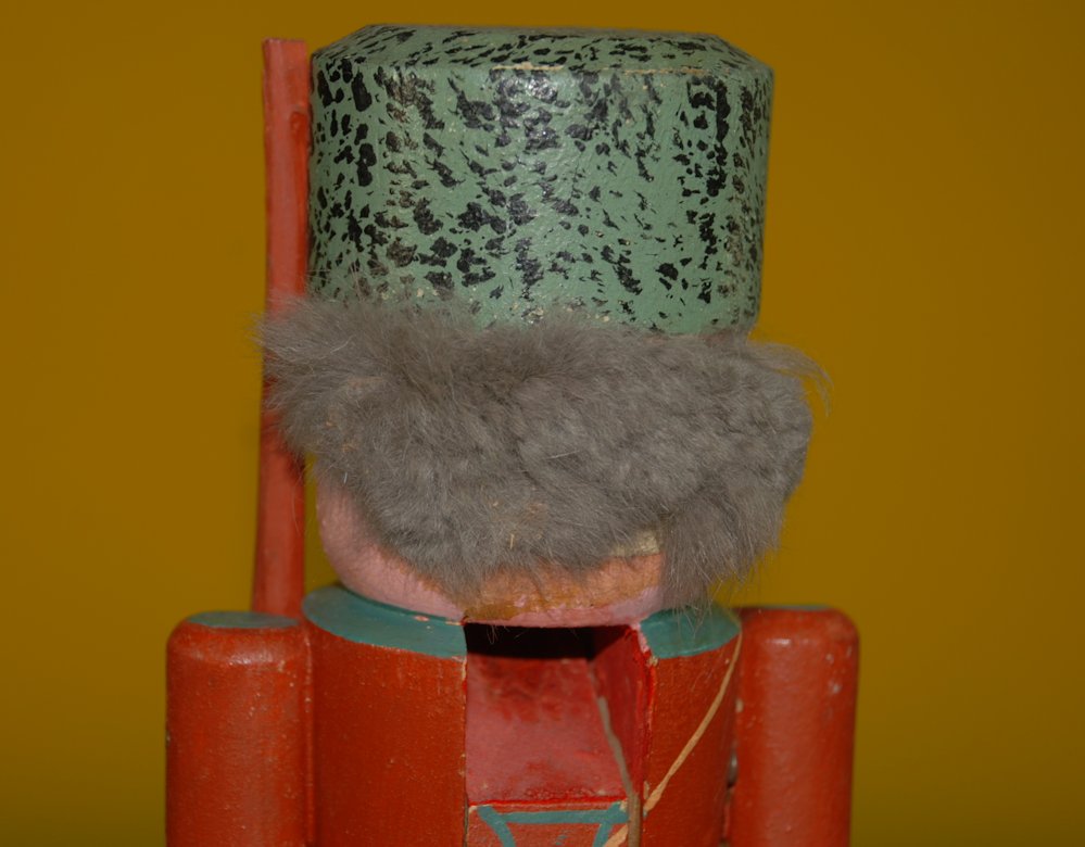 Erzgebirge Füchtner nutcrackers * hunter height 11.8 inch * at 1900
